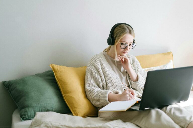 Comprehensive Listening: Definition & Examples