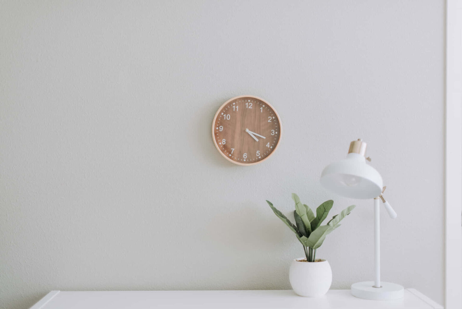 20 Professional Zoom Backgrounds to Impress Your Colleagues